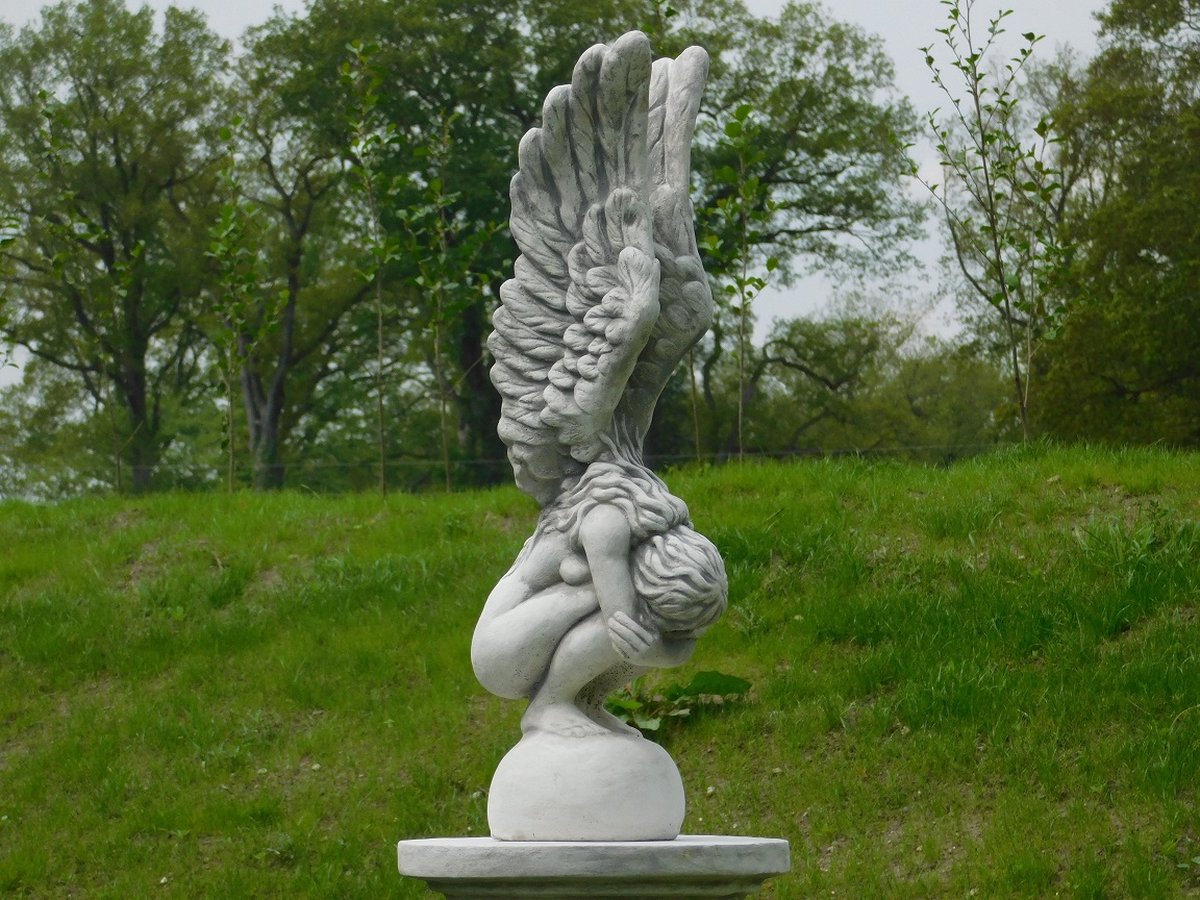 Statue de jardin ange, statue d'ange avec ailes vers le haut, sur socle ...