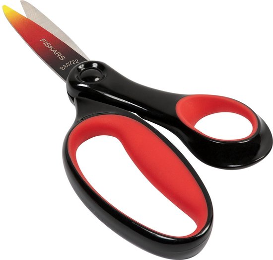 Fiskars Big kids Scissors Ombre Red 15cm for +8 years old | bol.com