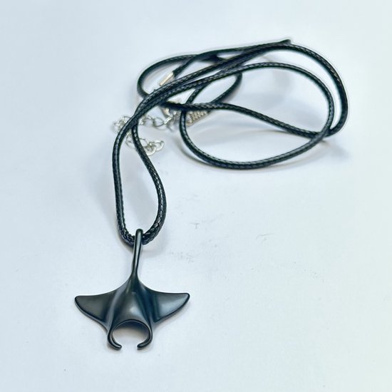 GoedeDoelen.Shop | Veterketting Black Manta | Manta Ketting | Manta Rog ...