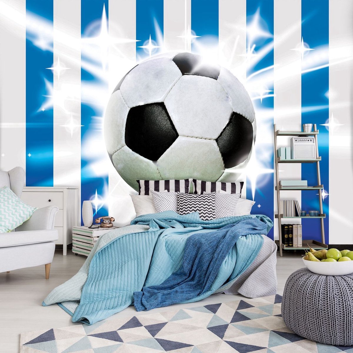 Fotobehang - Vlies Behang - Voetbal - Blauw en Wit - 416 x 254 cm | bol.com