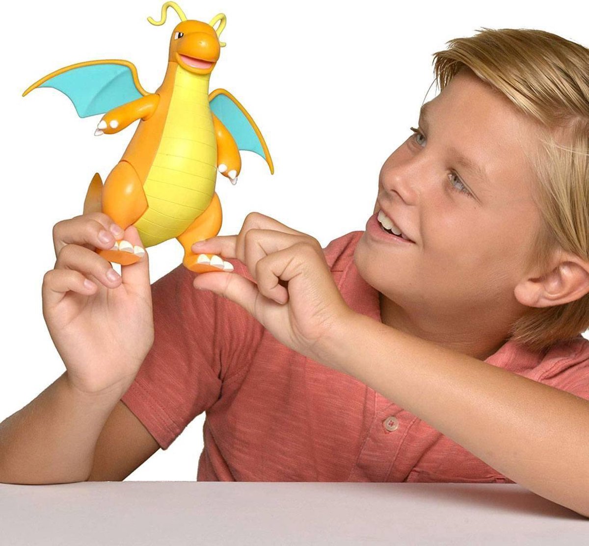 Pokemon Epic Battle Figure Dragonite 30 cm | bol.com