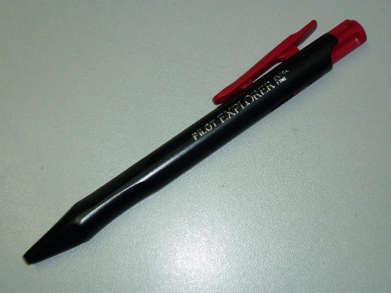 Pilot Explorer Ball Point Pen - Fine, Red, Refillable, pack of 12 | bol