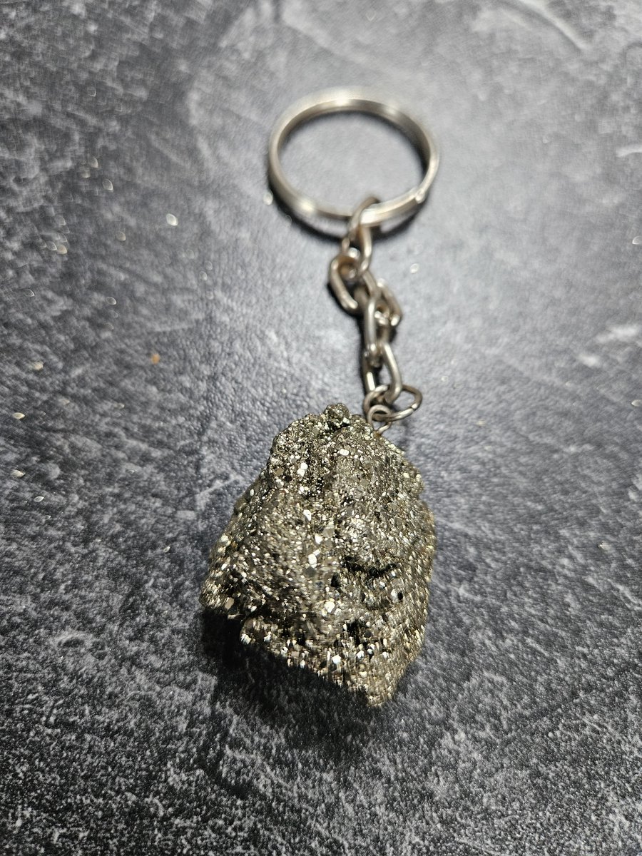 Sleutelhanger Pyriet ruw | bol