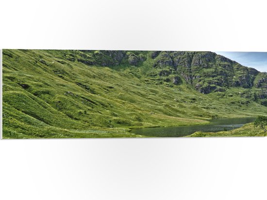 WallClassics - PVC Schuimplaat- Bergen met Gras en Meertje - 90x30 cm ...