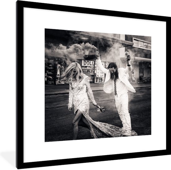 Posters - Koppel - Feest - Jurk - Las Vegas - Zwart wit poster - Kader ...
