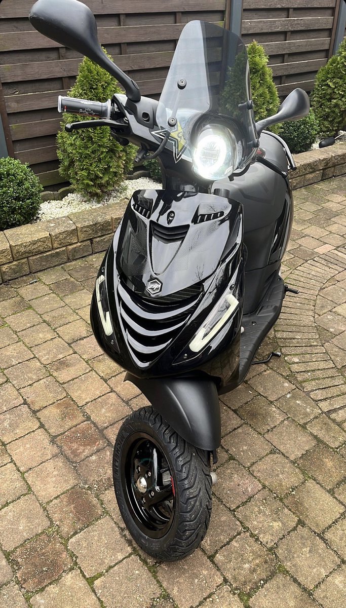 Piaggio Zip Voorkap Logo Wit - 3D Printed | bol.com