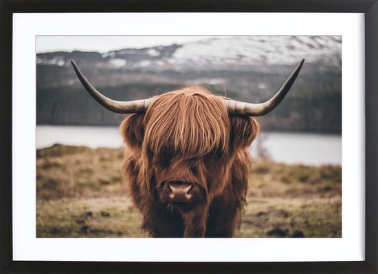 JUNIQE - Poster in premium houten lijst A Friendly Giant by | bol.com