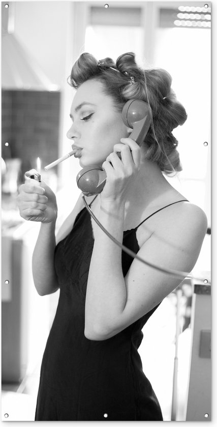 Schuttingposter Vintage - Vrouw - Roken - Telefoon - Zwart wit ...
