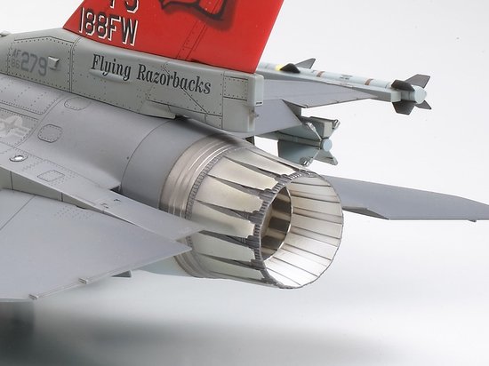Lockheed Martin F-16C Block 25/32 - Scale 1/48 - Tamiya - TAM61101 | bol.com