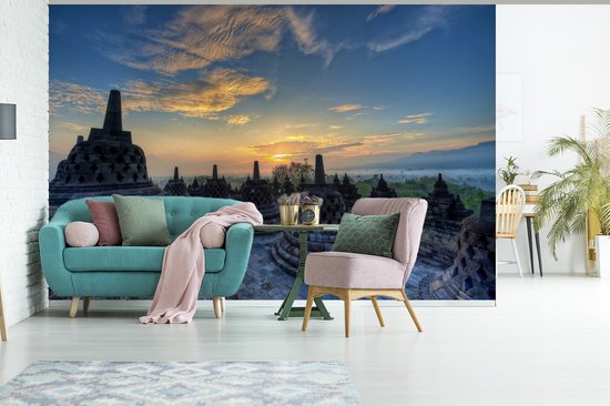 Behang - Fotobehang Unieke lucht boven de Borobudur tempel in Indonesië ...