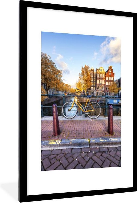 Fiets voor de gracht met uitzicht op Amsterdamse architectuur 80x120 cm ...