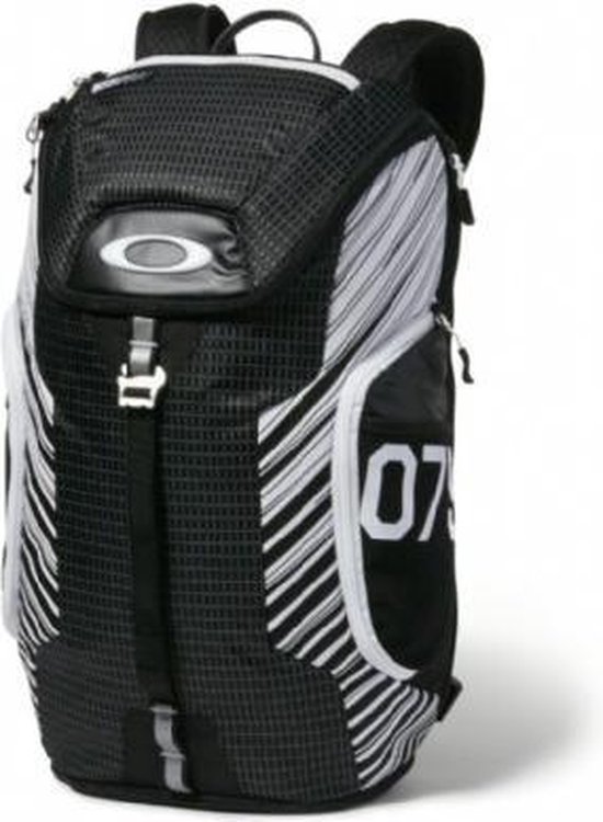 Oakley Link Back Pack Black White | bol.com