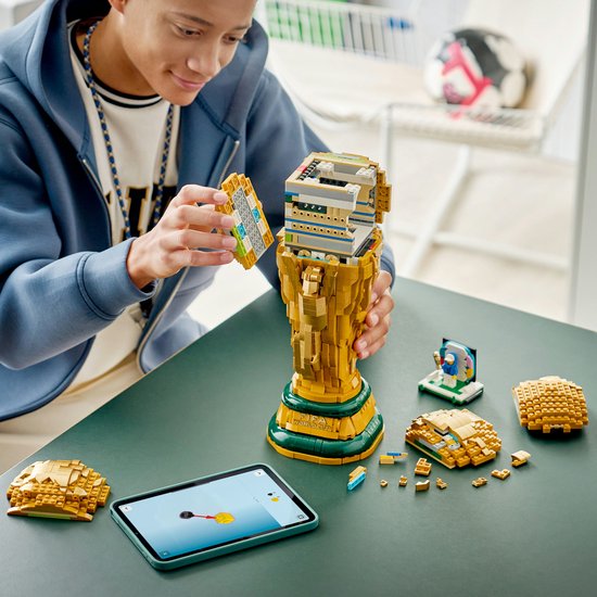 LEGO Editions Officiële FIFA World Cup Trofee Beker - 43020 | bol