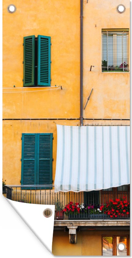 Décoration murale extérieur de fenêtres à l'italienne avec volets et ...