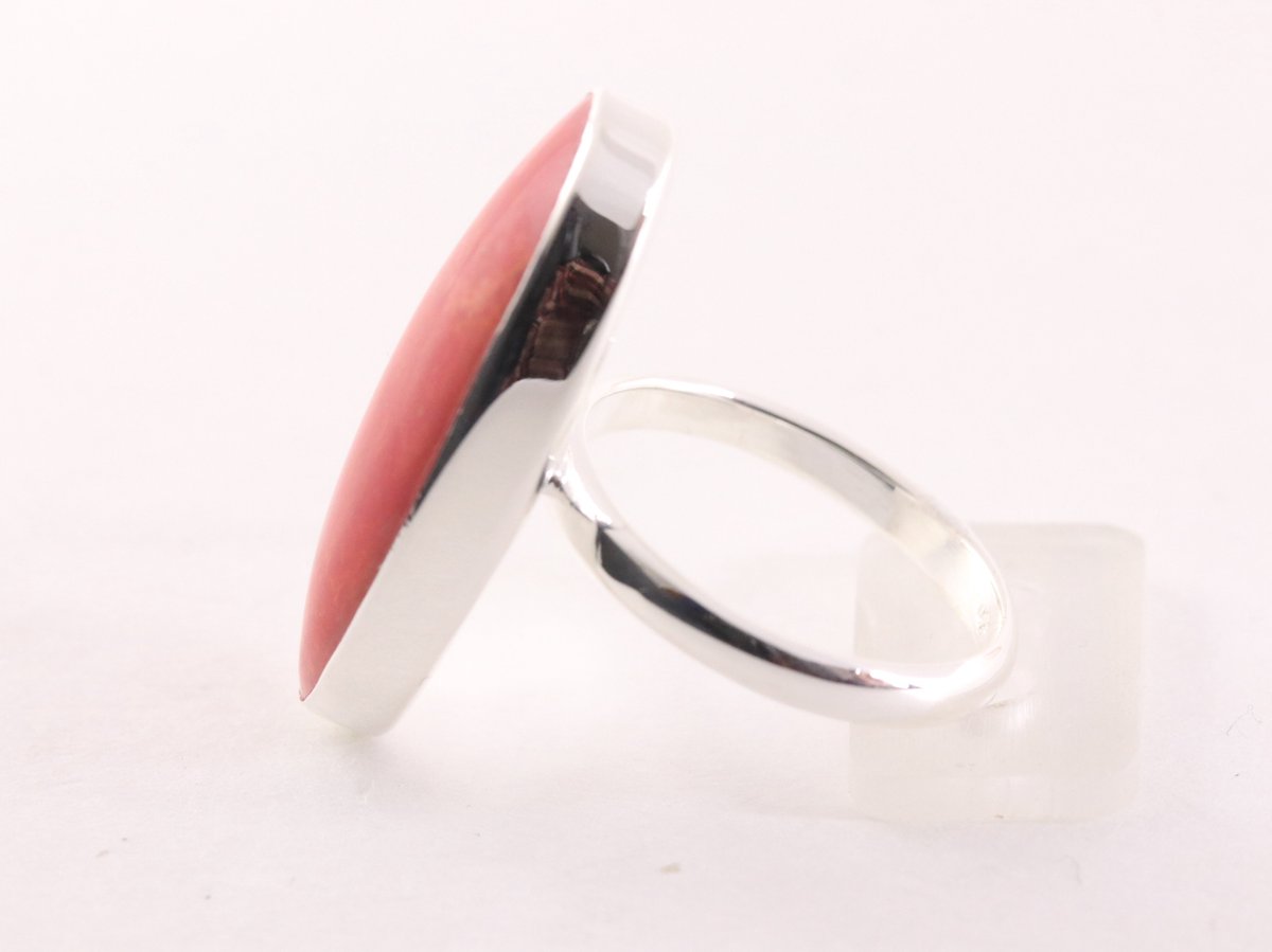 Langwerpige zilveren ring met rode koraal steen - maat 18 | bol.com