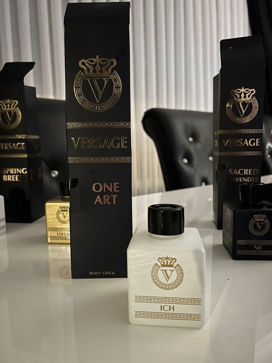 VERSAGE © One Art | bol