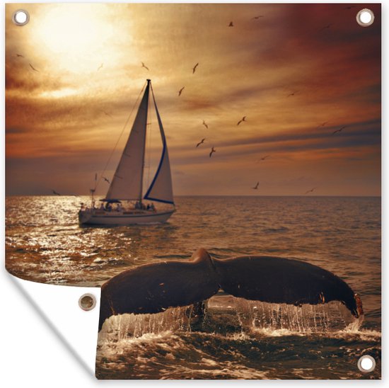 Tuinposters Staart van Walvis boven water met boot en zonsondergang in ...