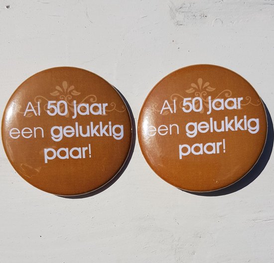 2 buttons Al 50 Jaar een Gelukkig Paar - jubileum - goud - button ...