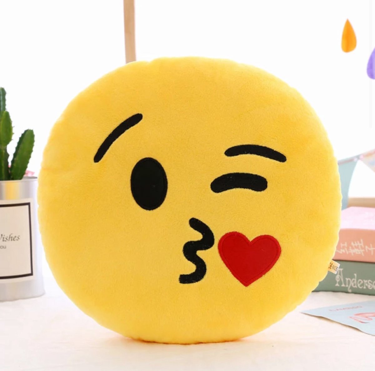 Emoji kussen - Kusje - Emojikussen - Hartje kussen - Smileyemoji ...