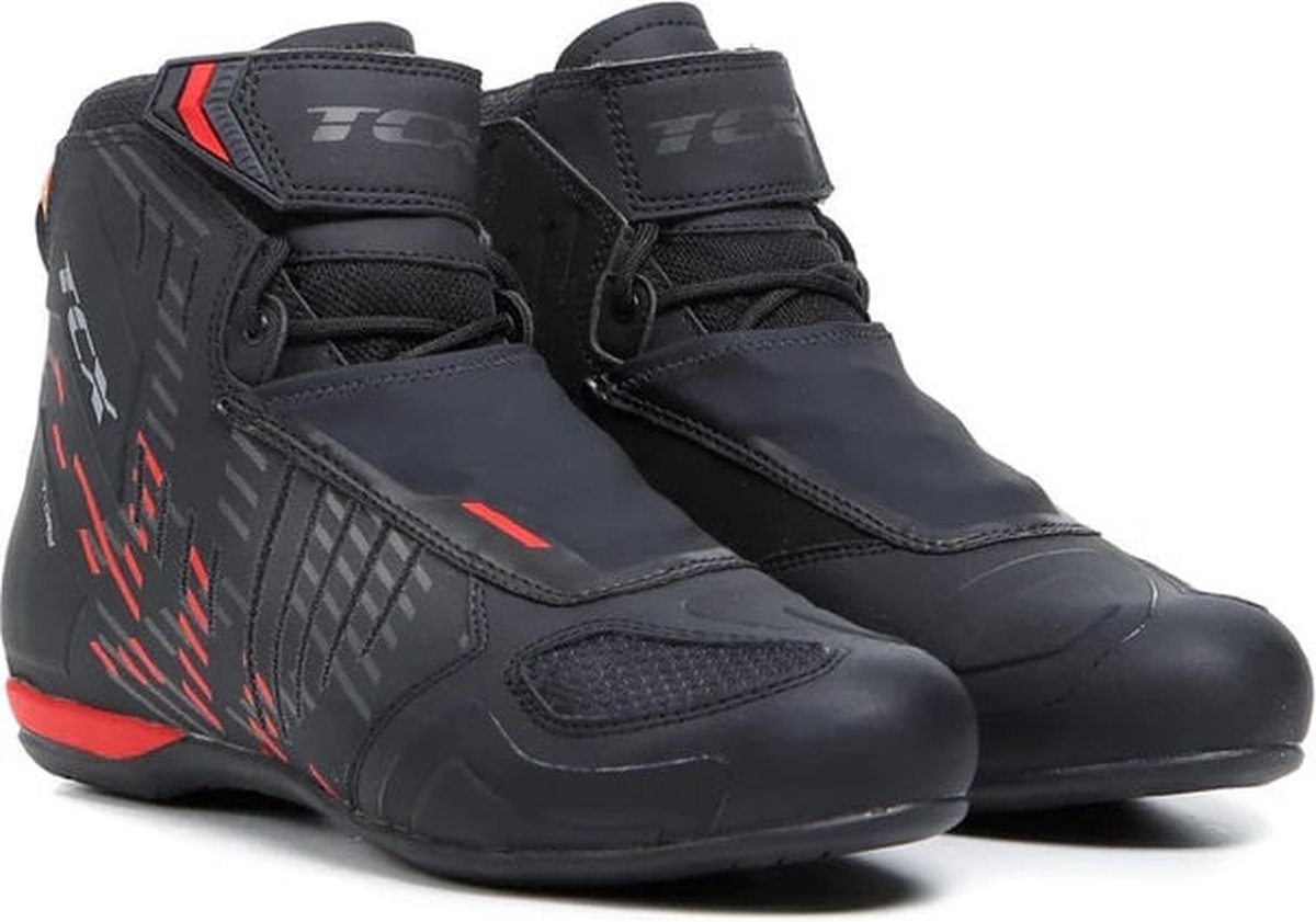 TCX R04D WP Black Red 45 | bol.com