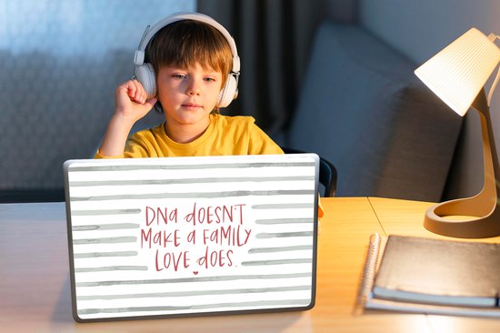 Laptop sticker - 14 inch - Familie - Quotes - DNA doesn't make a family ...