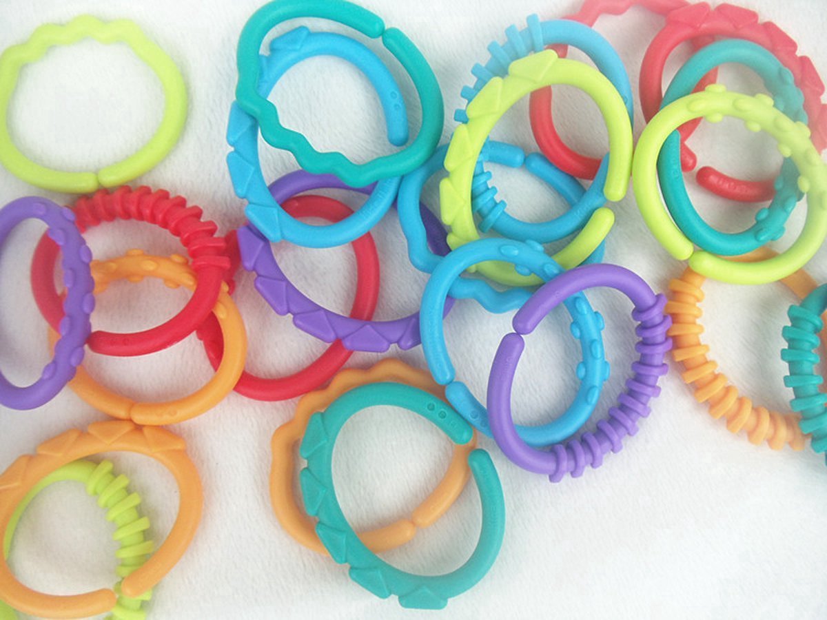 Loops - Gekleurde Schakelringen baby loopy - Kinderwagen accessoires ...