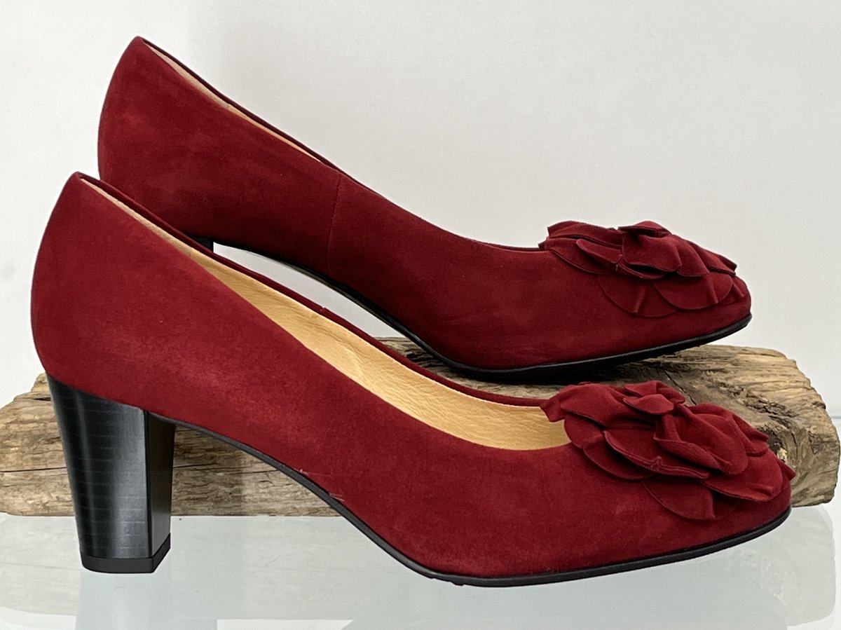 Peter Kaiser Dorett 60 maat 37 / UK 4 Rode Suede Pumps Barolo Suede ...