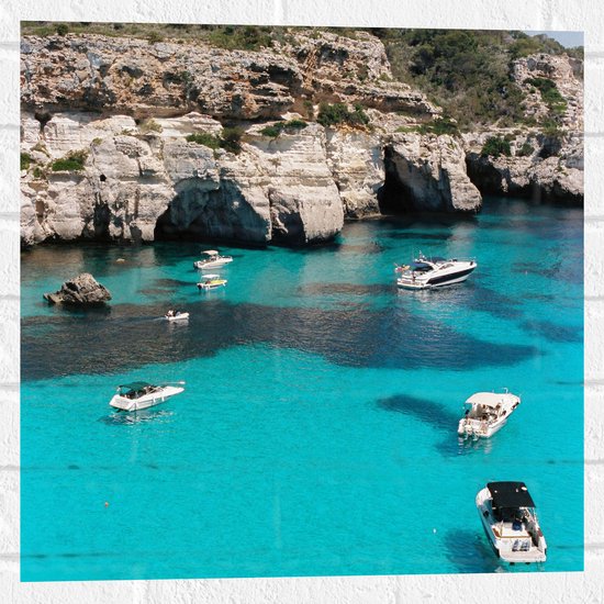 WallClassics - Muursticker - Kleine Bootjes op Felblauw Water voor ...