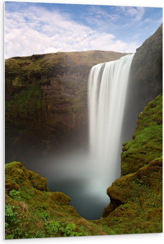 PVC Schuimplaat- Hoge Wilde Waterval in de Groene Natuur - 80x120 cm ...