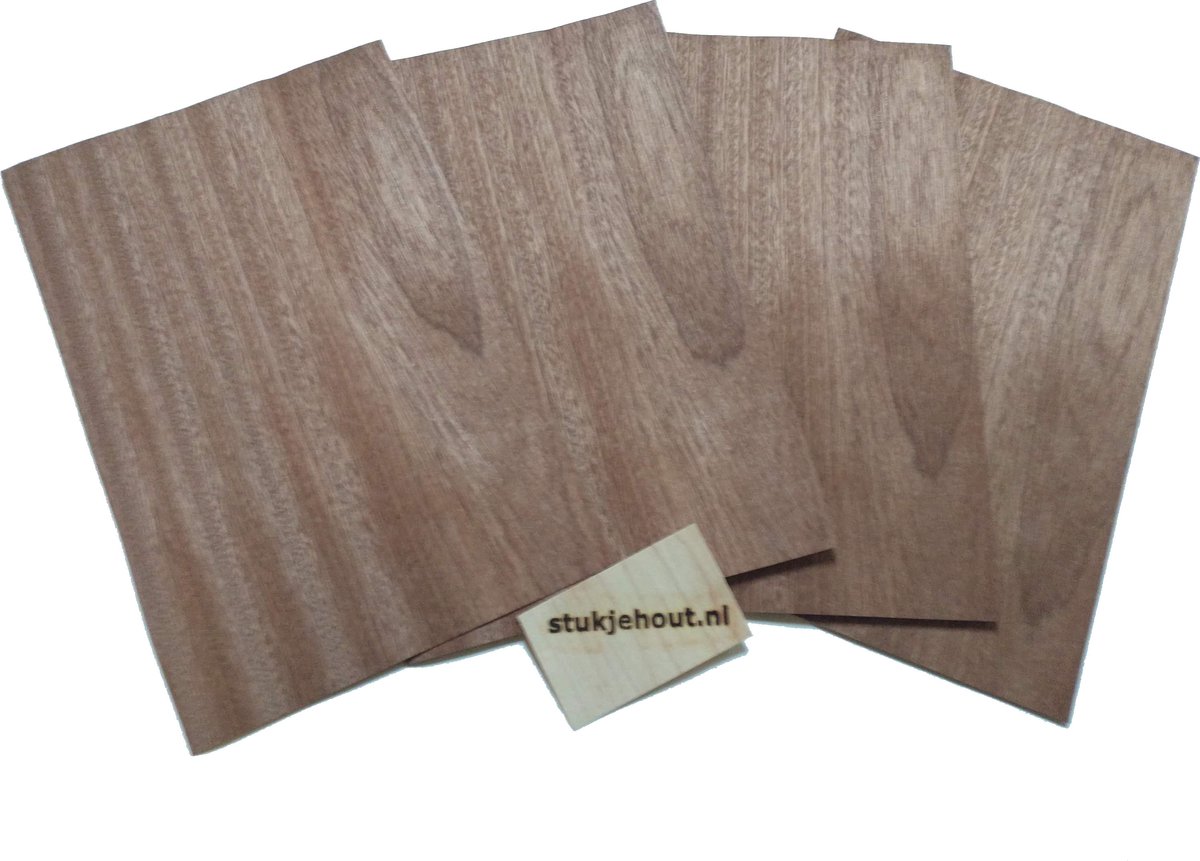 Fineer: Mahonie fineer 4 vellen van ca 20 bij 30 cm | bol