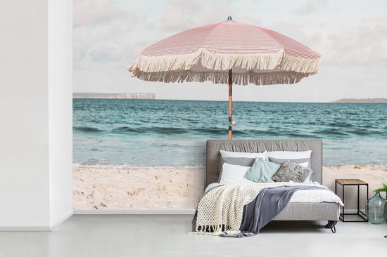 Parasol - Strand - Zee - Wolken - Behangpapier | bol