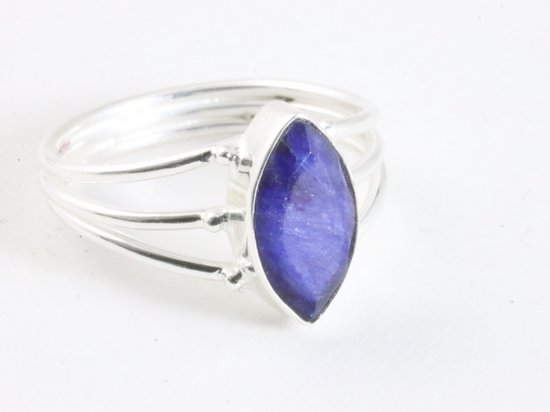 Opengewerkte zilveren ring met blauwe saffier - maat 16 | bol