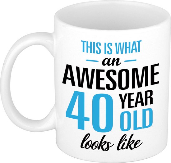 Bellatio Decorations Verjaardag cadeau mok 40 jaar - blauw - grappige tekst - 300 ml -... | bol