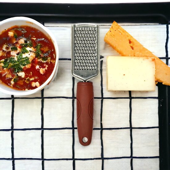 Professionele Rasp - Hand Rasp - Rood - Kaas Rasper - Citroenrasp ...