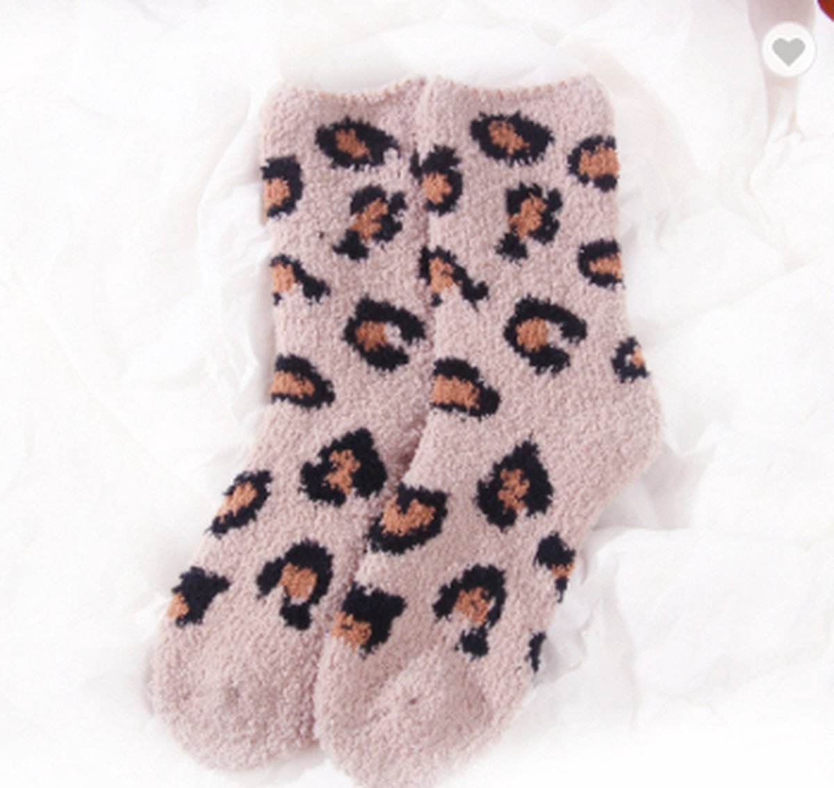 Fluffy sokken dames - huissokken - bruin - gestipt - panter print ...