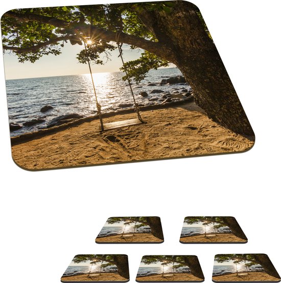 Onderzetters voor glazen - Een tropische boom met schommel bij het strand van Ko Chang... | bol.com