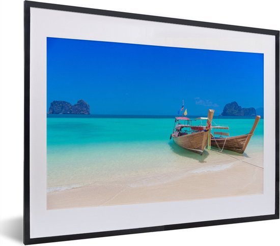 Fotolijst incl. Poster - Twee boten met lange staart op een parelwit ...