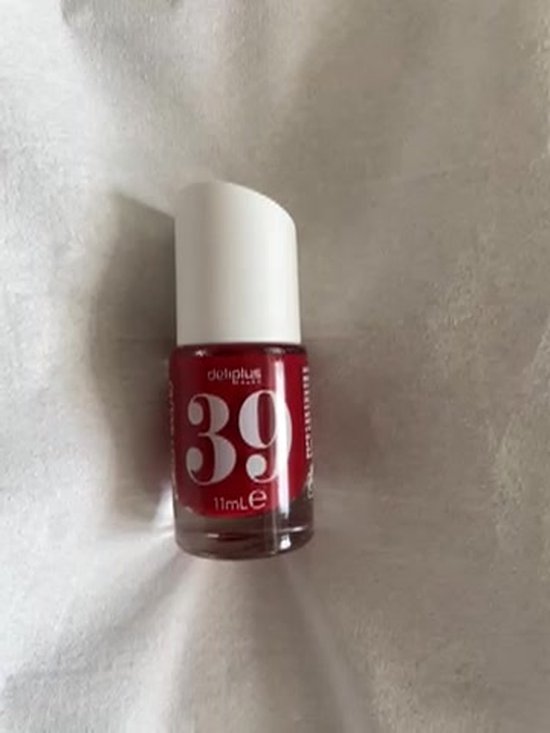 Deliplus Nagellak rood kleurnr. 39. Brandweerrood. Blijft lang zitten ...