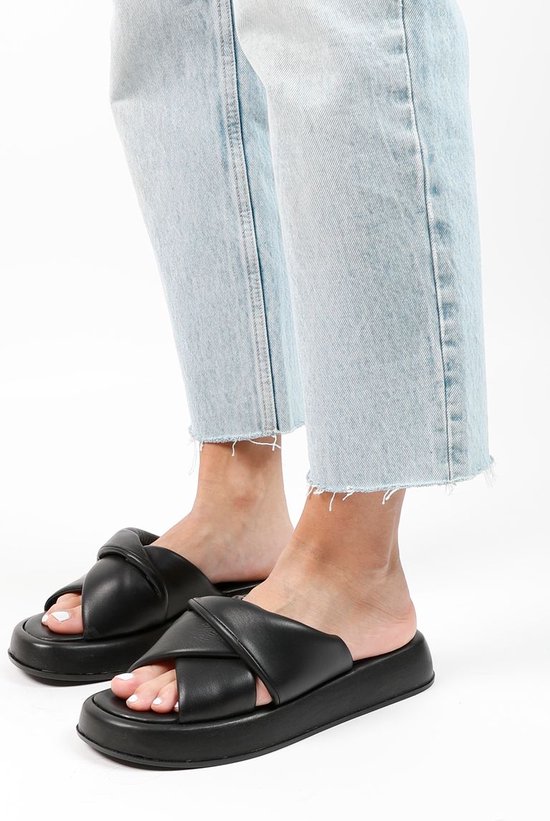 Sacha - Dames - Zwarte leren plateau slippers - Maat 40 | bol.com