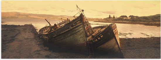 WallClassics - Poster (Mat) - Gestrande Boten bij het Strand - 90x30 cm ...