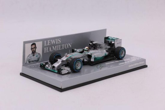 De 1:43 Diecast modelauto van de Mercedes AMG Petronas F1 Team WO6 ...