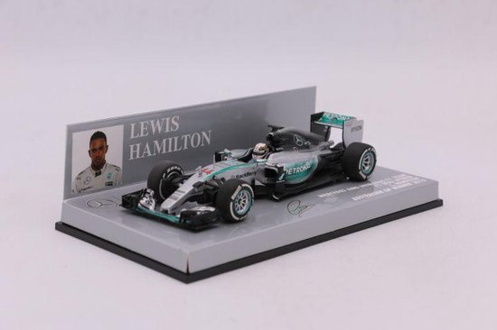De 1:43 Diecast modelauto van de Mercedes AMG Petronas F1 Team WO6 #44 ...