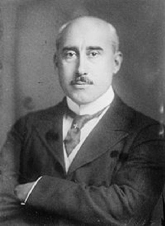 R. Holmes and Company, being the remarkable adventures of Raffles ...