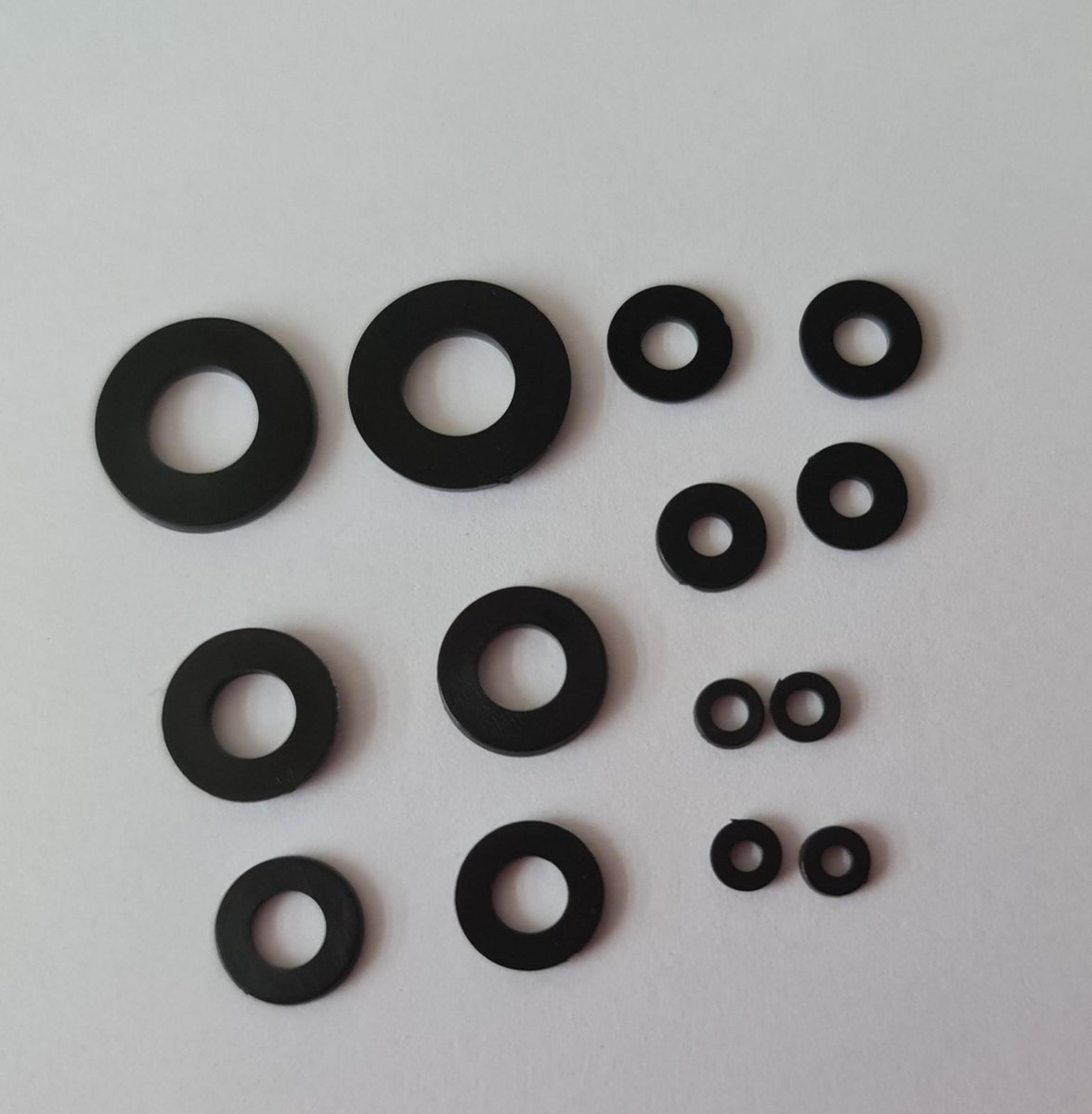 350-delige Assortiment Nylon Afsluitringen- Sluitringen - Zwart | bol