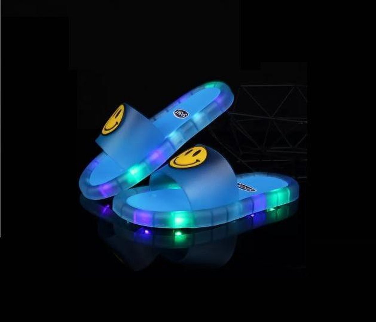 Lichtgevende LED Slippers Smiley - Blauw - Maat 24/25 | bol.com