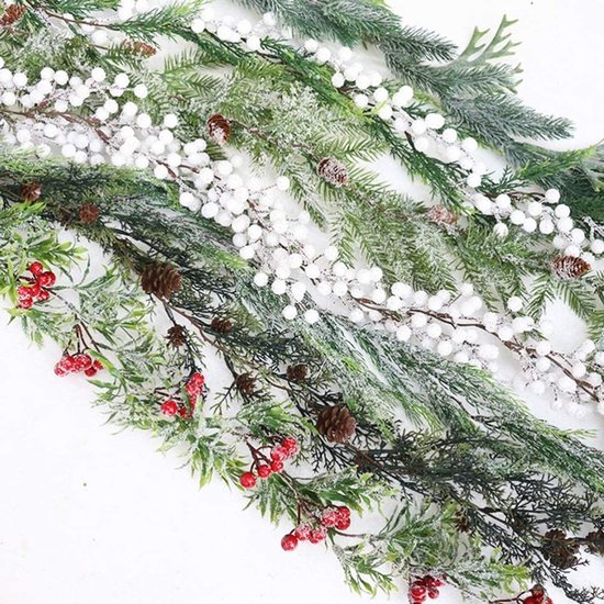 Kerstslinger met rode bessen en dennenappels – kunstkerstslinger voor ...