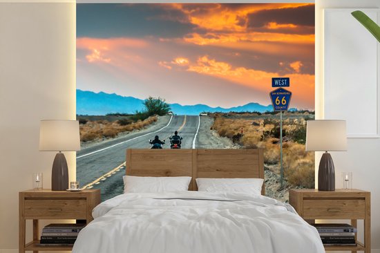 Behang - Fotobehang Twee motoren rijdend op route 66 - Breedte 220 cm x ...