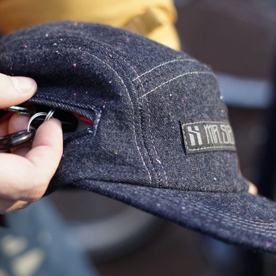 Mr. Serious Zip Cap | bol