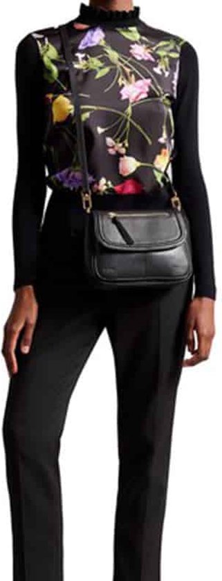 Ted Baker - Nishat Soft Grainy Leather Shoulder Bag Black | bol.com