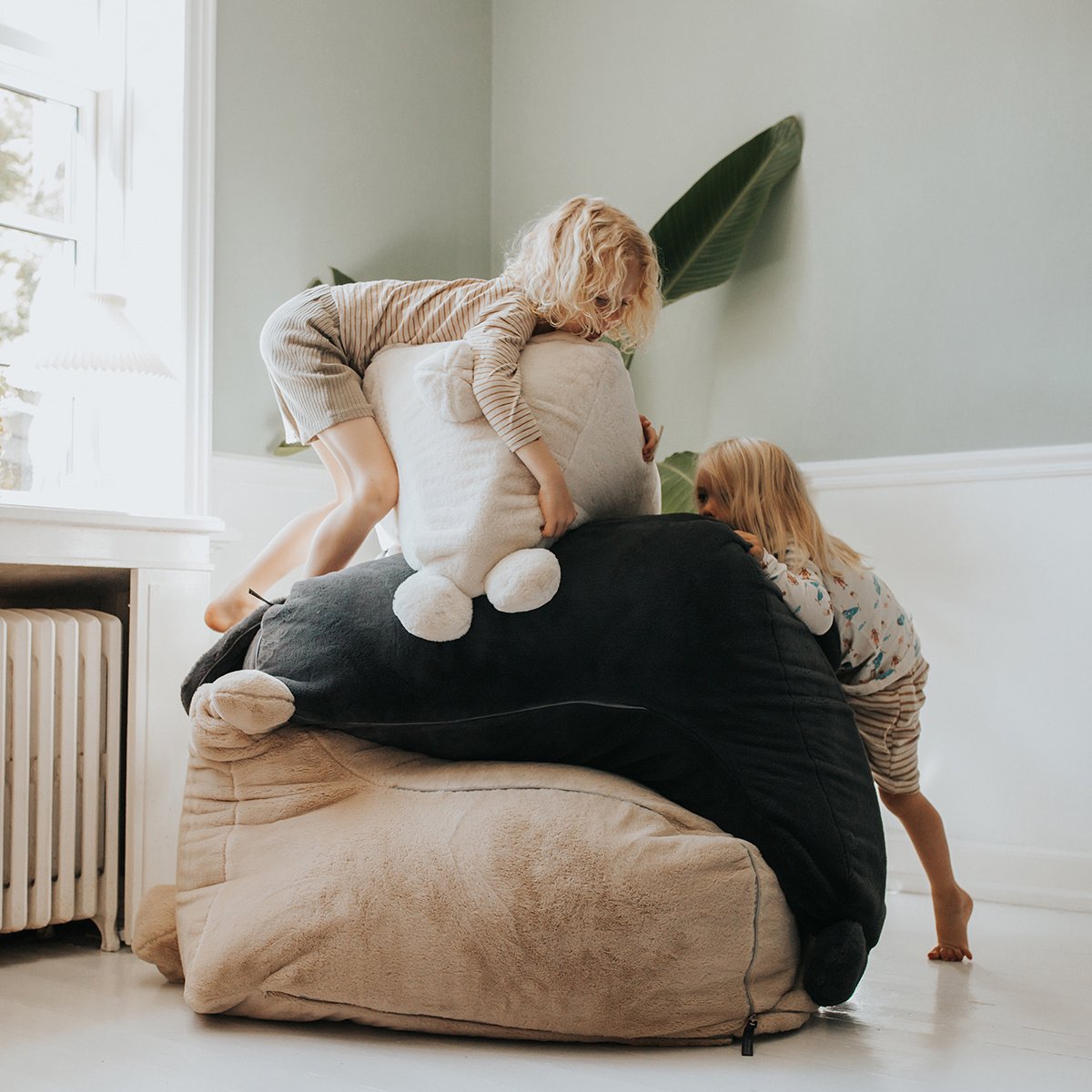Scandinavian stories Poef Teddy Corduroy - Light blue | bol
